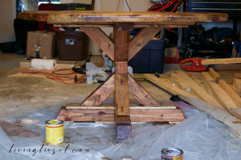 Cutting and Building a Round Farmhouse Style Table